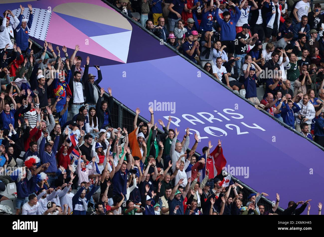 PARIS, FRANCE - JUILLET 27 : spectateurs lors du match de rugby à sept ...