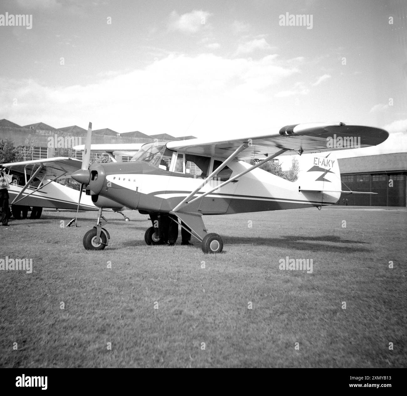 Piper tri pacer Banque d'images noir et blanc - Alamy