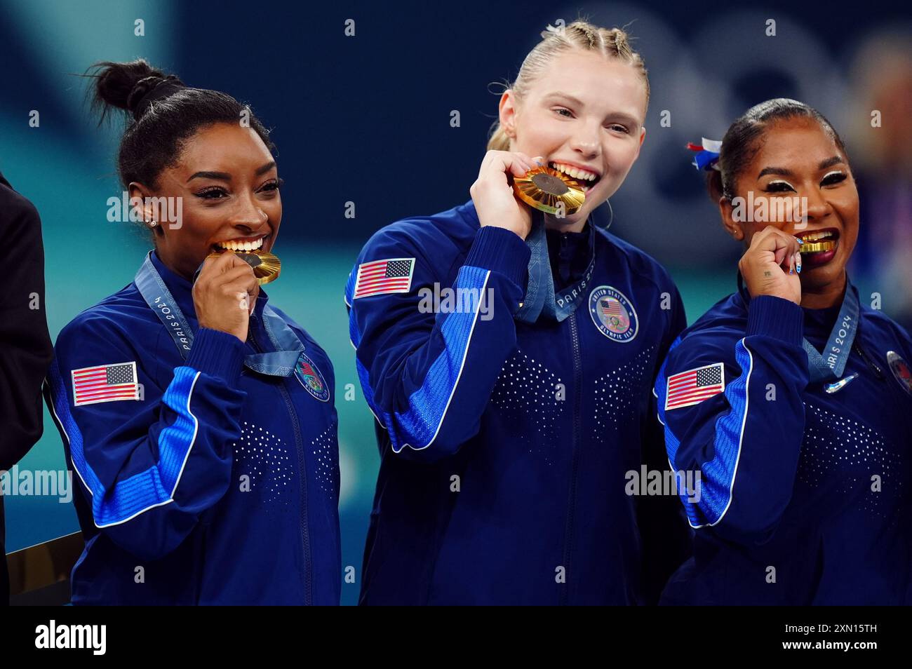 Les américaines Simone Biles, Jade Carey et Jordan Chiles avec leurs médailles d'or après la ...