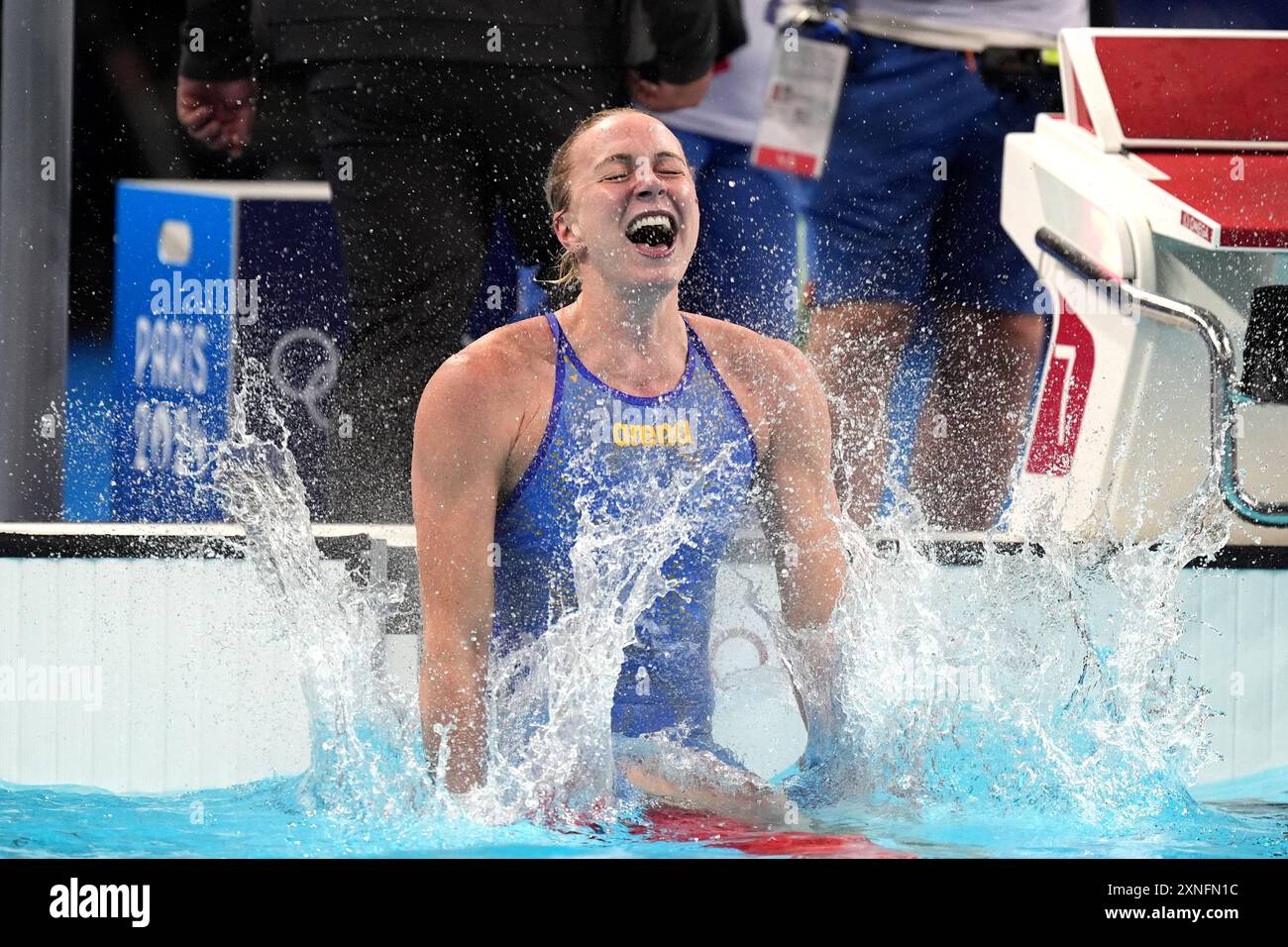 La suédoise Sarah Sjostrom célèbre sa victoire sur la finale du 100 m ...