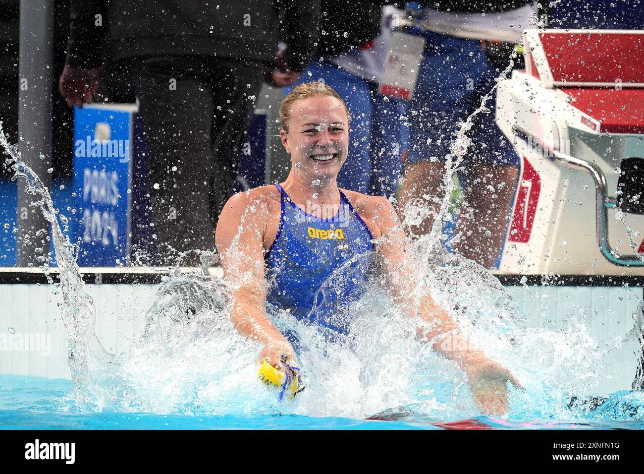 La suédoise Sarah Sjostrom célèbre sa victoire sur la finale du 100 m ...