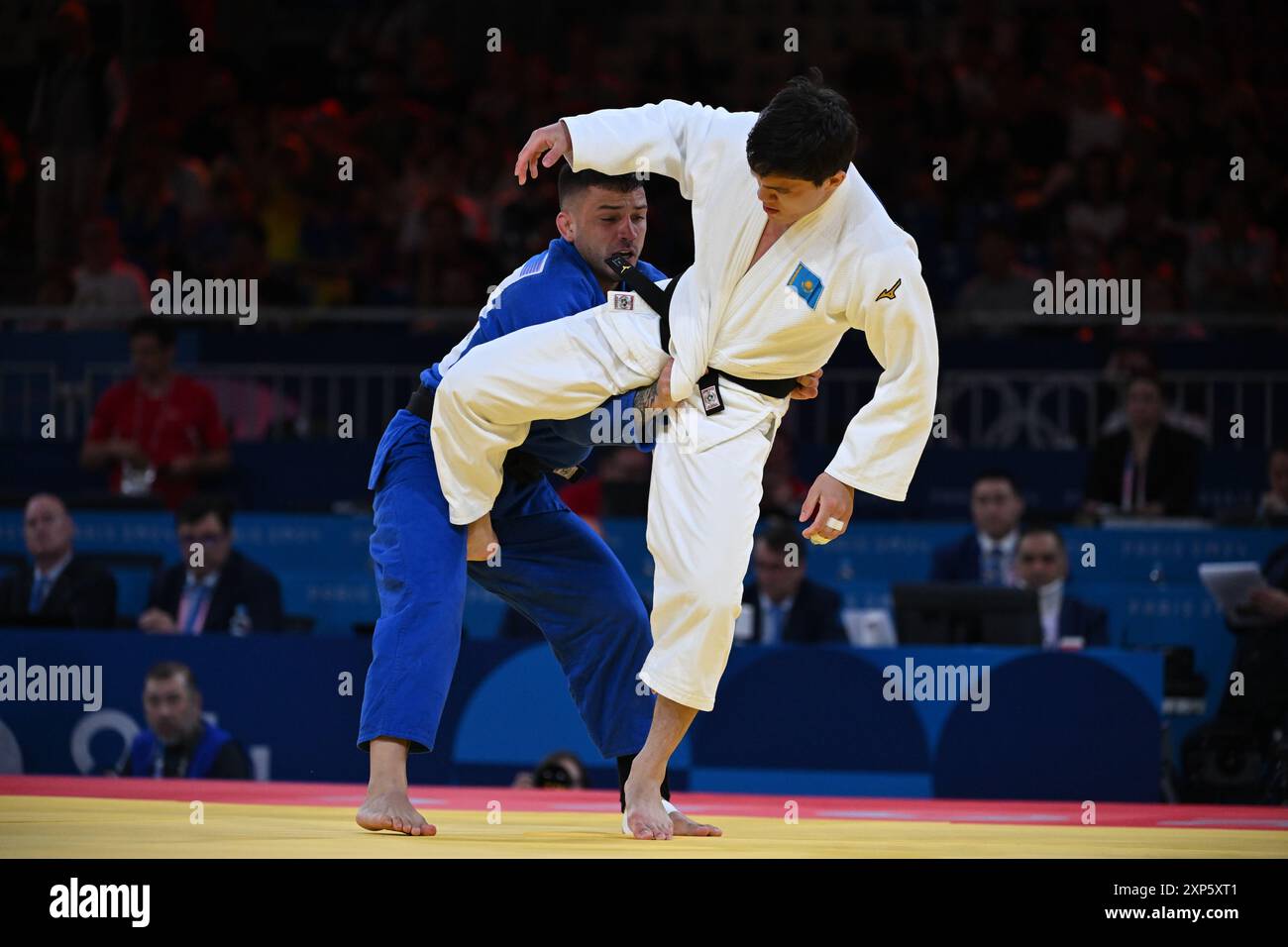 PARIS - FRANCE, 3 août 2024, Paris OLYMPICS judo, France remporte le ...