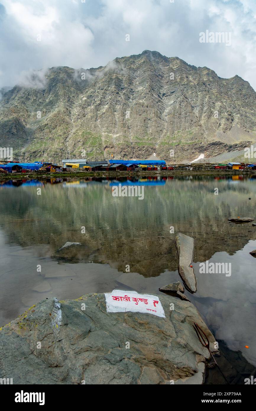 Mani mahesh kailash yatra Banque de photographies et d’images à haute ...