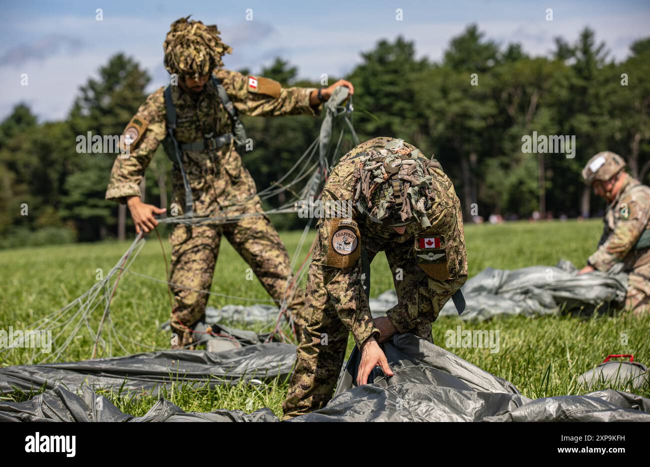 Canadian paratroopers Banque de photographies et d’images à haute ...