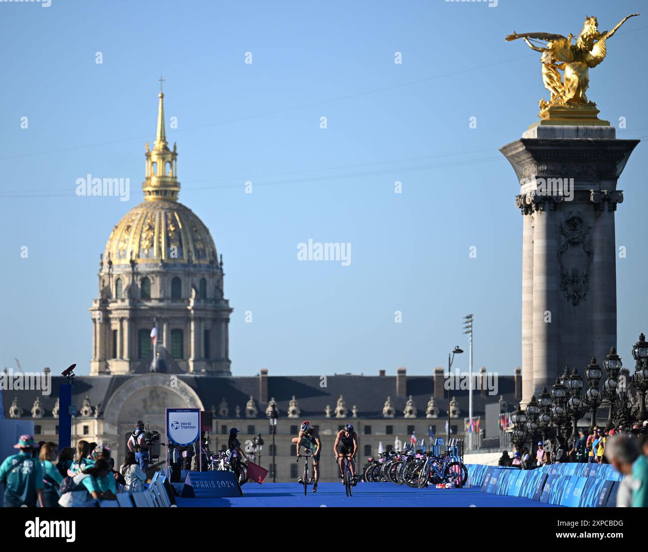 Jeux olympique paris 2024 triathlon Banque de photographies et d’images ...