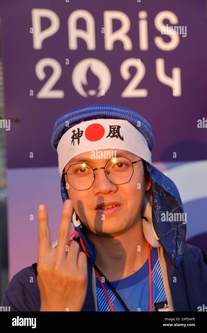 Supporters japonais aux Jeux Olympiques de Paris 2024. Supporters japonais de l'équipe masculine ...