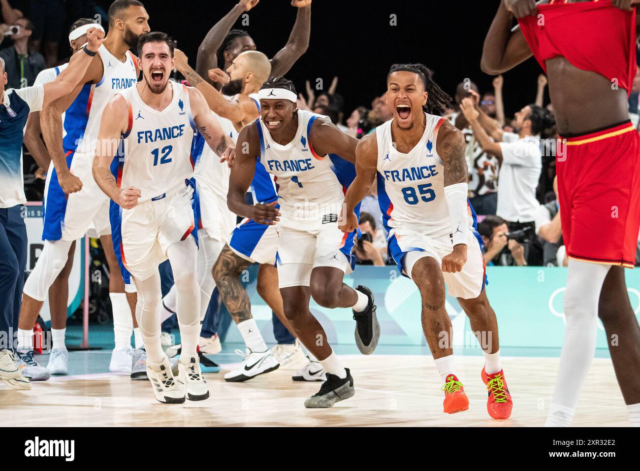 Les joueurs de France célèbrent, Basketball, demi-finale masculine's ...