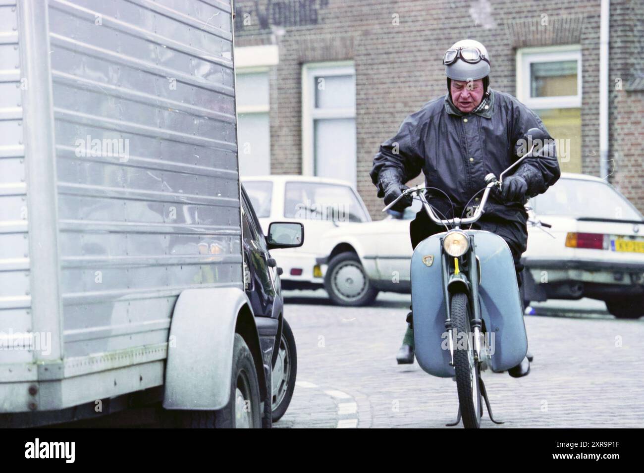 Cyclomoteurs nostalgiques Banque de photographies et d’images à haute résolution - Alamy