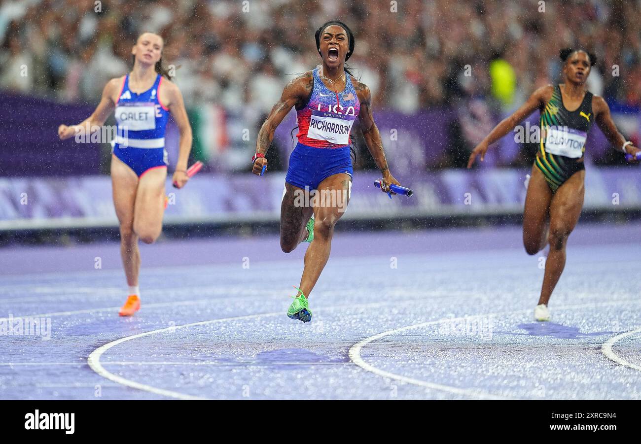 Paris, France. 9 août 2024. Sha'carri Richardson (C) de Team USA réagit après la finale du ...