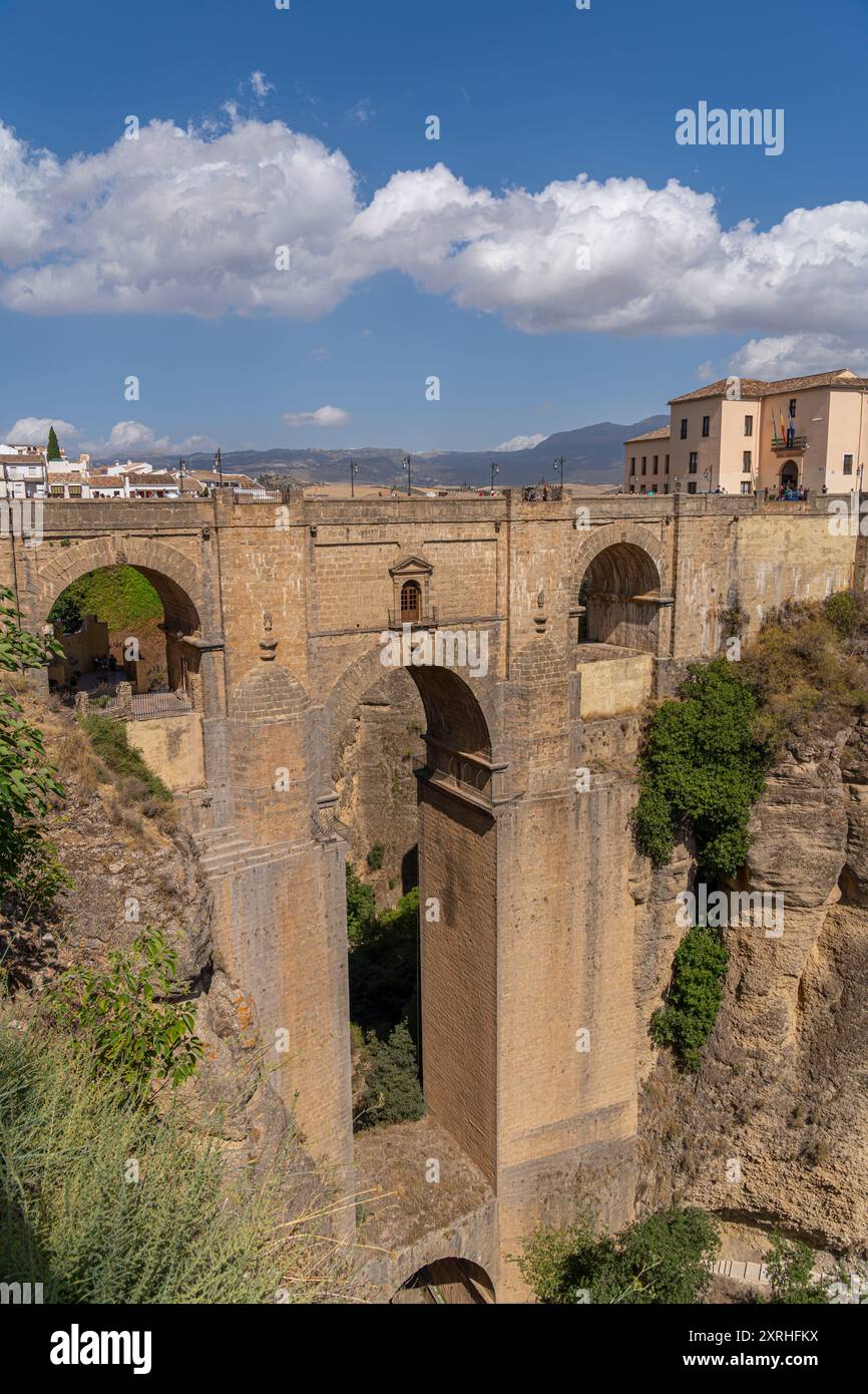 L'emblématique pont Puente Nuevo à Ronda, en Espagne, arque ...