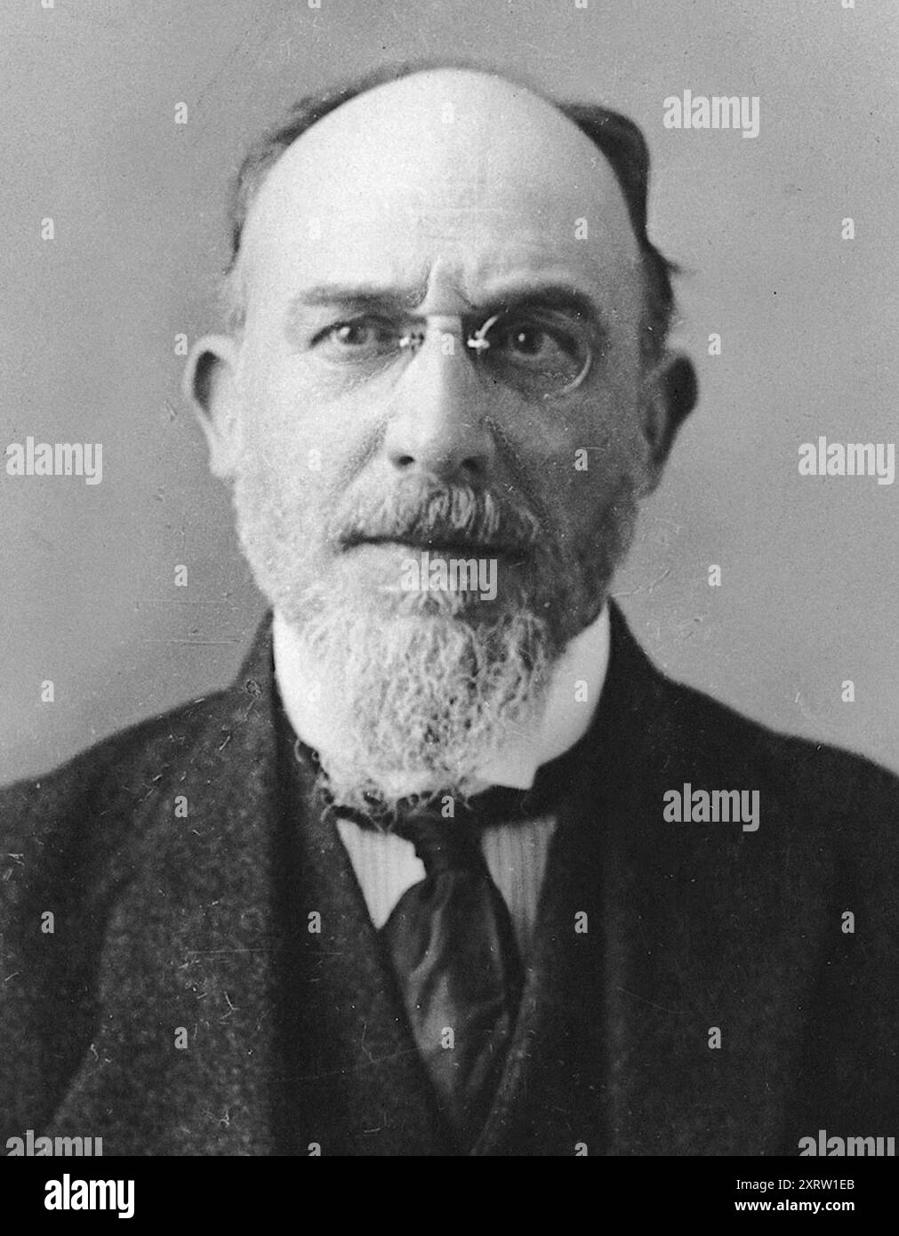 Pianiste erik satie Banque d'images noir et blanc - Alamy