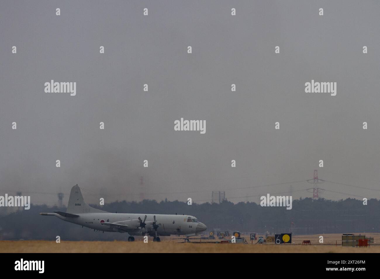 Un avion de reconnaissance maritime Lockheed P-3C Orion avec la Force d ...
