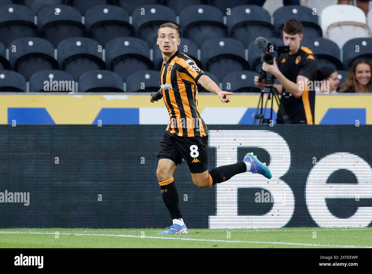 Marvin Mehlem de Hull City célèbre avoir marqué le premier but de son ...