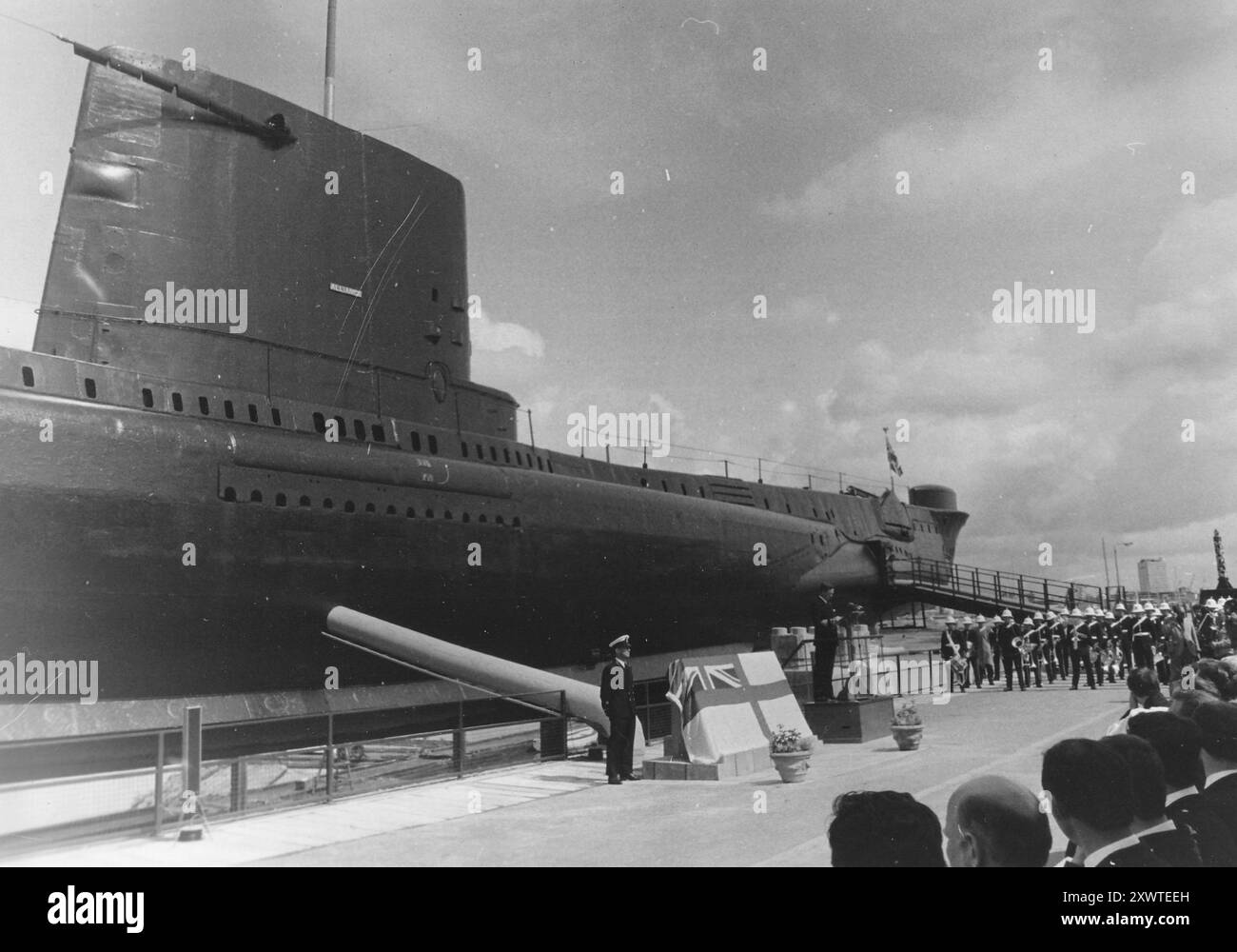Submarine hms alliance Banque d'images noir et blanc - Alamy
