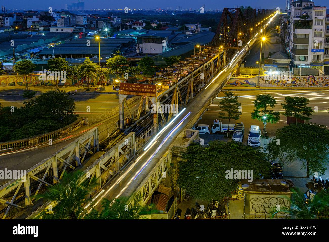 Hanoi bridge Banque de photographies et d’images à haute résolution - Alamy