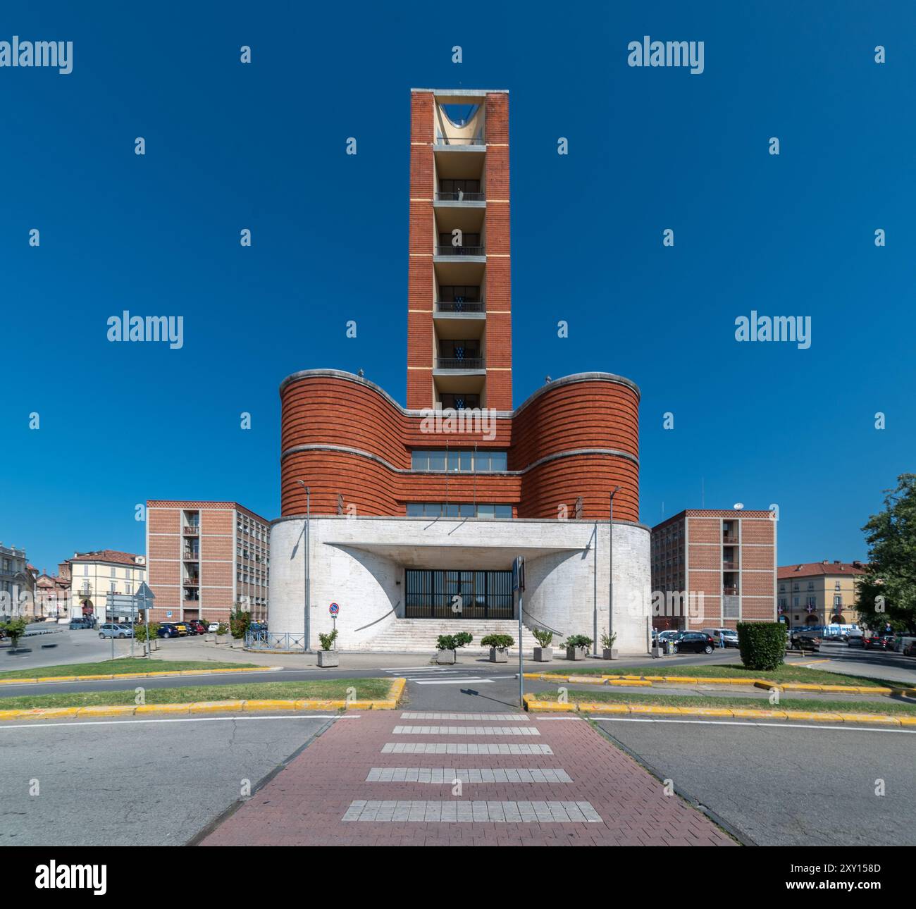 Asti, Italie - 20 août 2024 : ancien bâtiment d'agence fiscale dans le ...