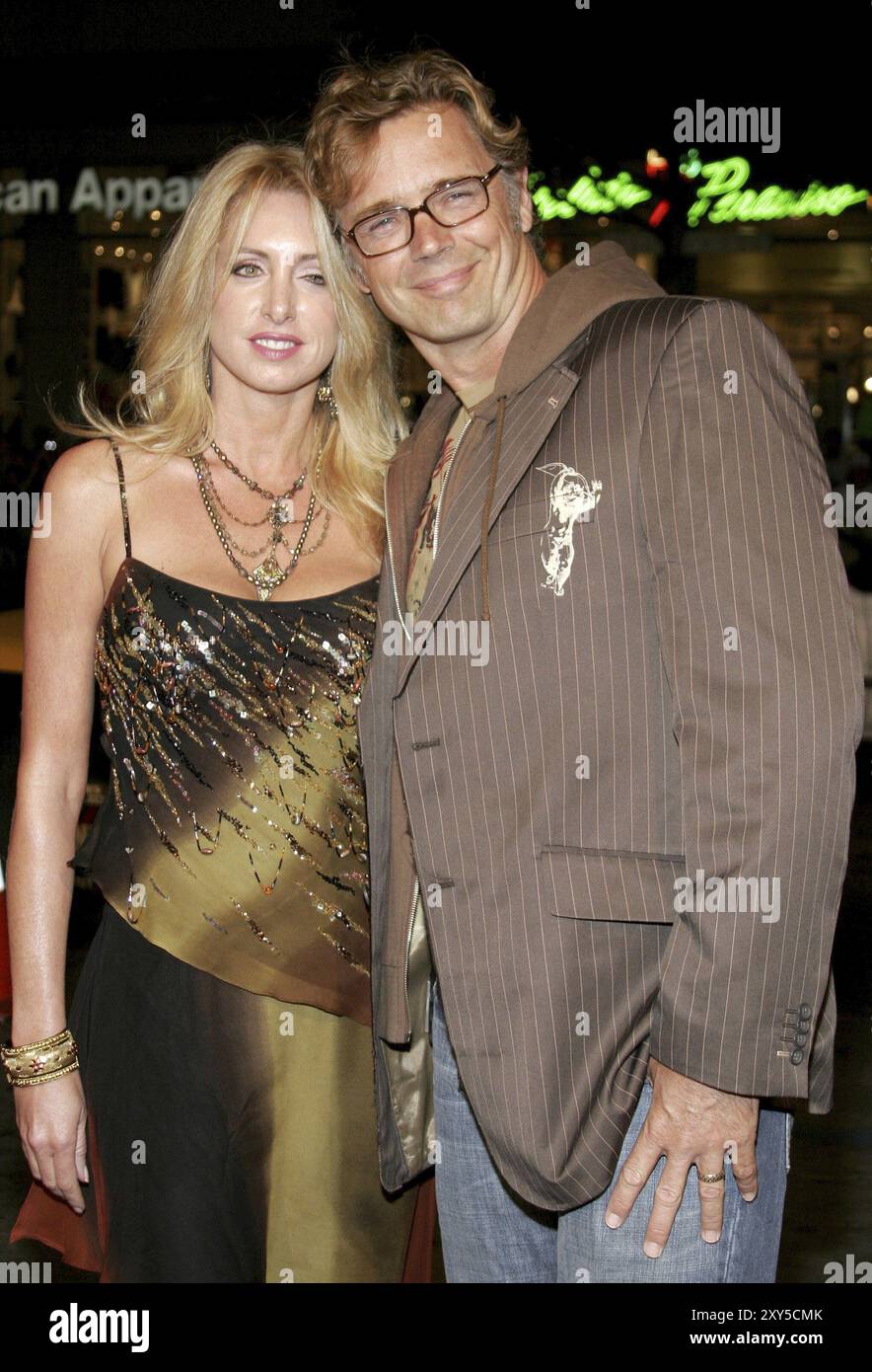 John schneider and elly castle Banque de photographies et d’images à ...