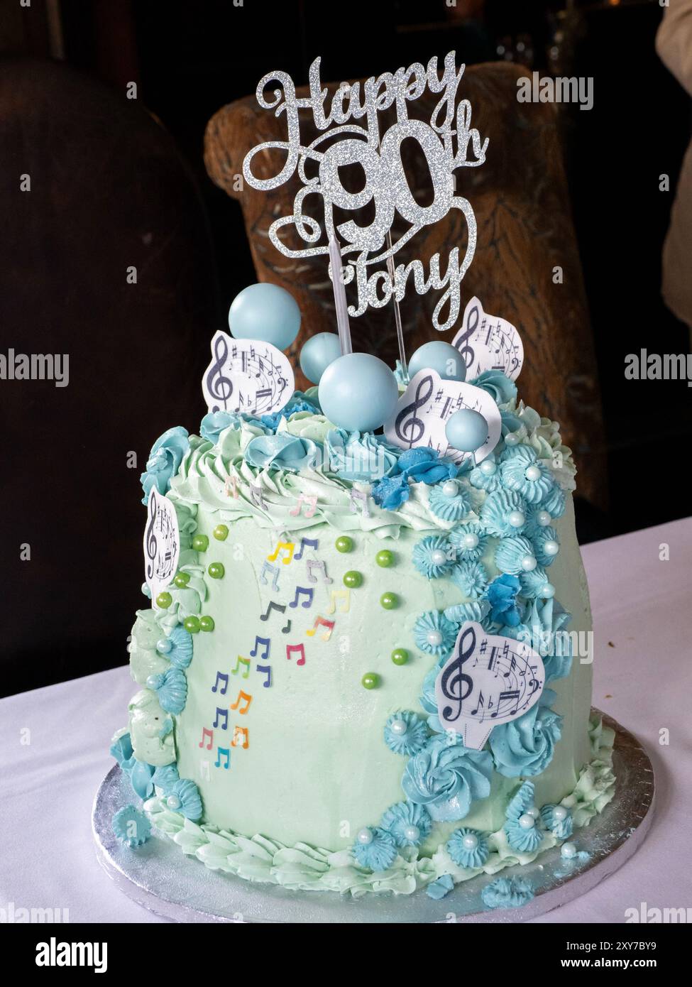 Gateau 90 ans pour homme or men Banque de photographies et d’images à ...