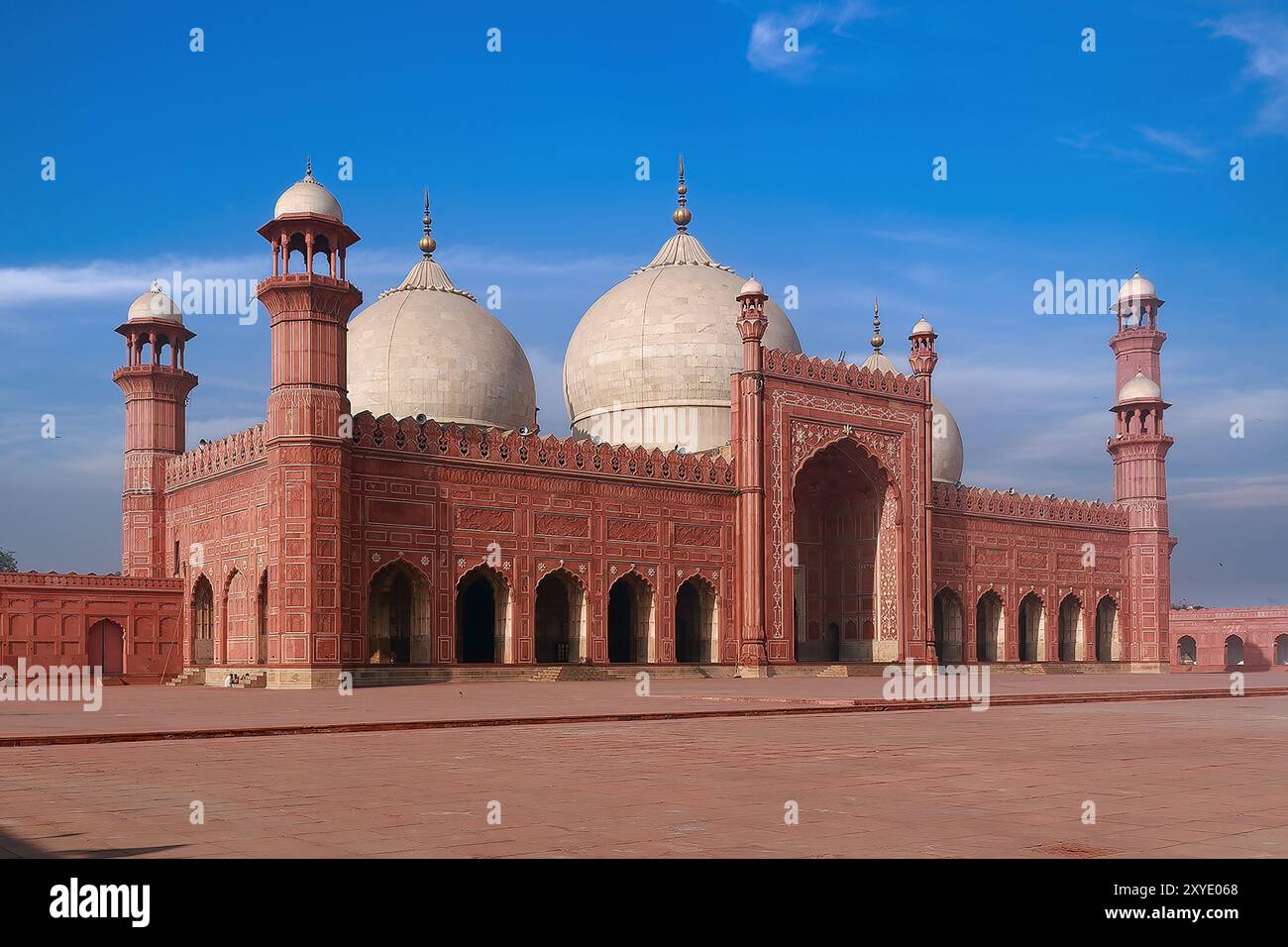 Mughal era badshahi mosque Banque de photographies et d’images à haute ...