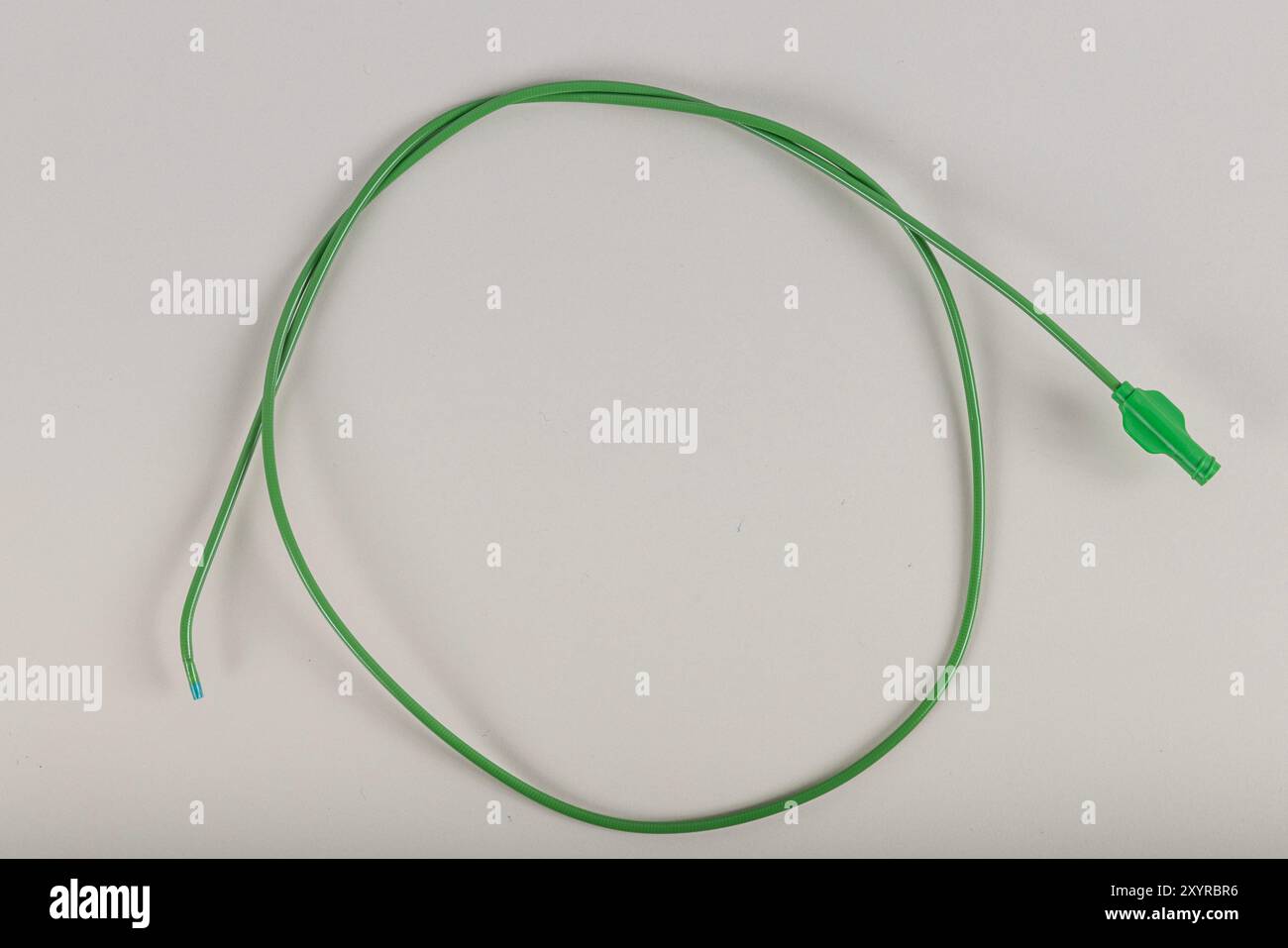 Câbles guides PTCA. Stent et cathéter pour implantation dans des ...