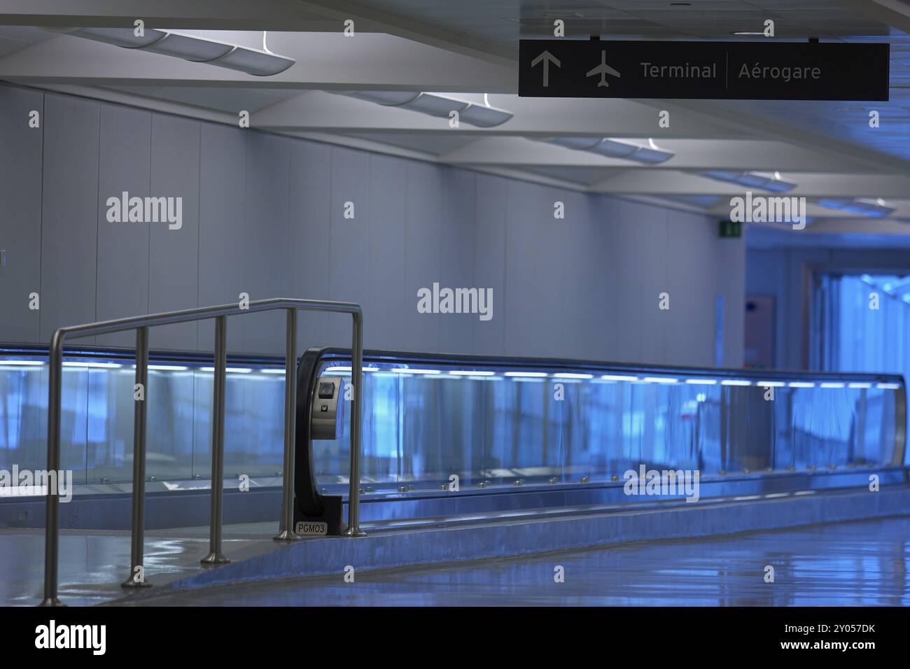 Simple airport terminal design Banque de photographies et d’images à ...