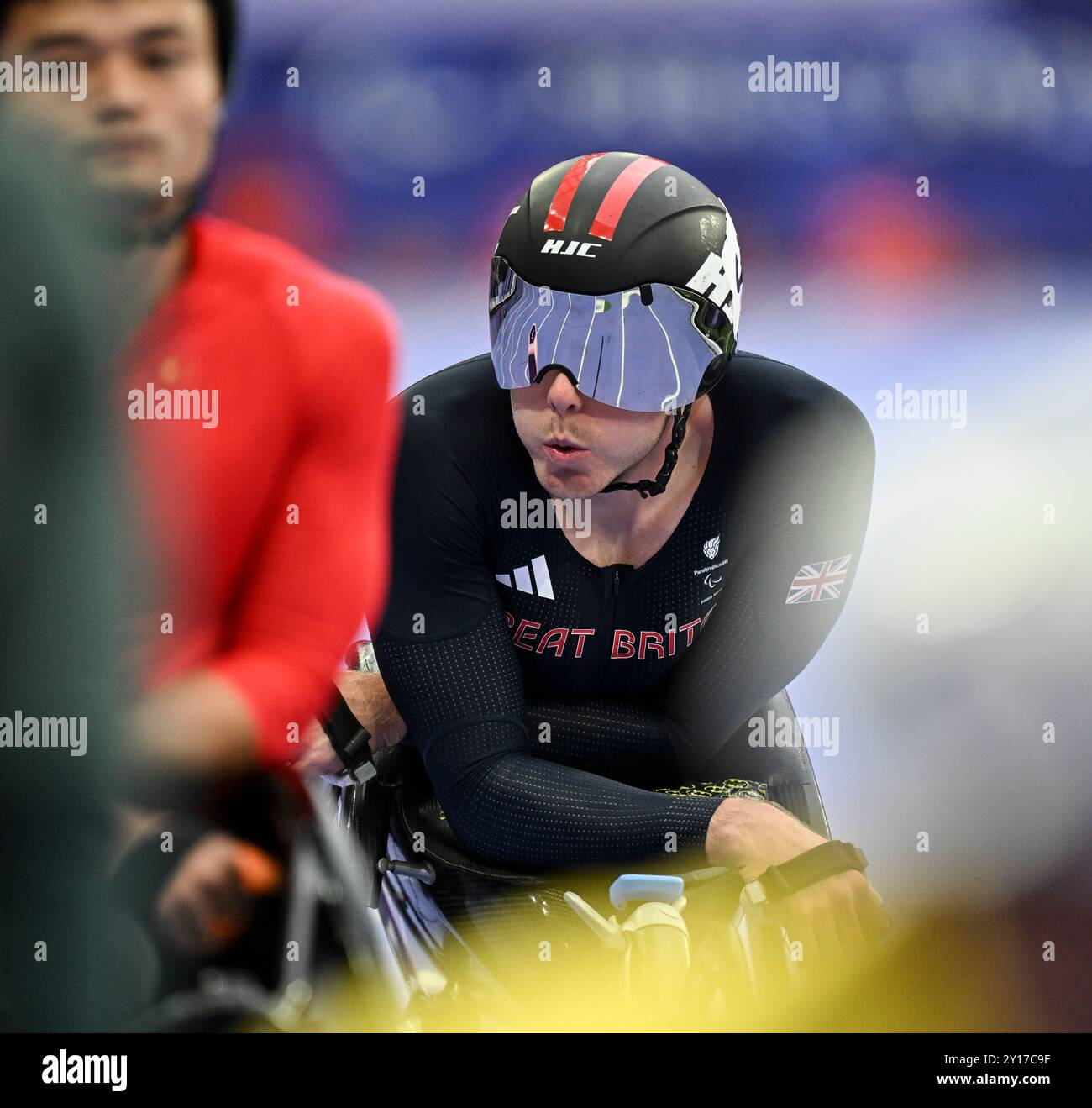 Nathan Maguire, de Grande-Bretagne, en compétition dans la première ...