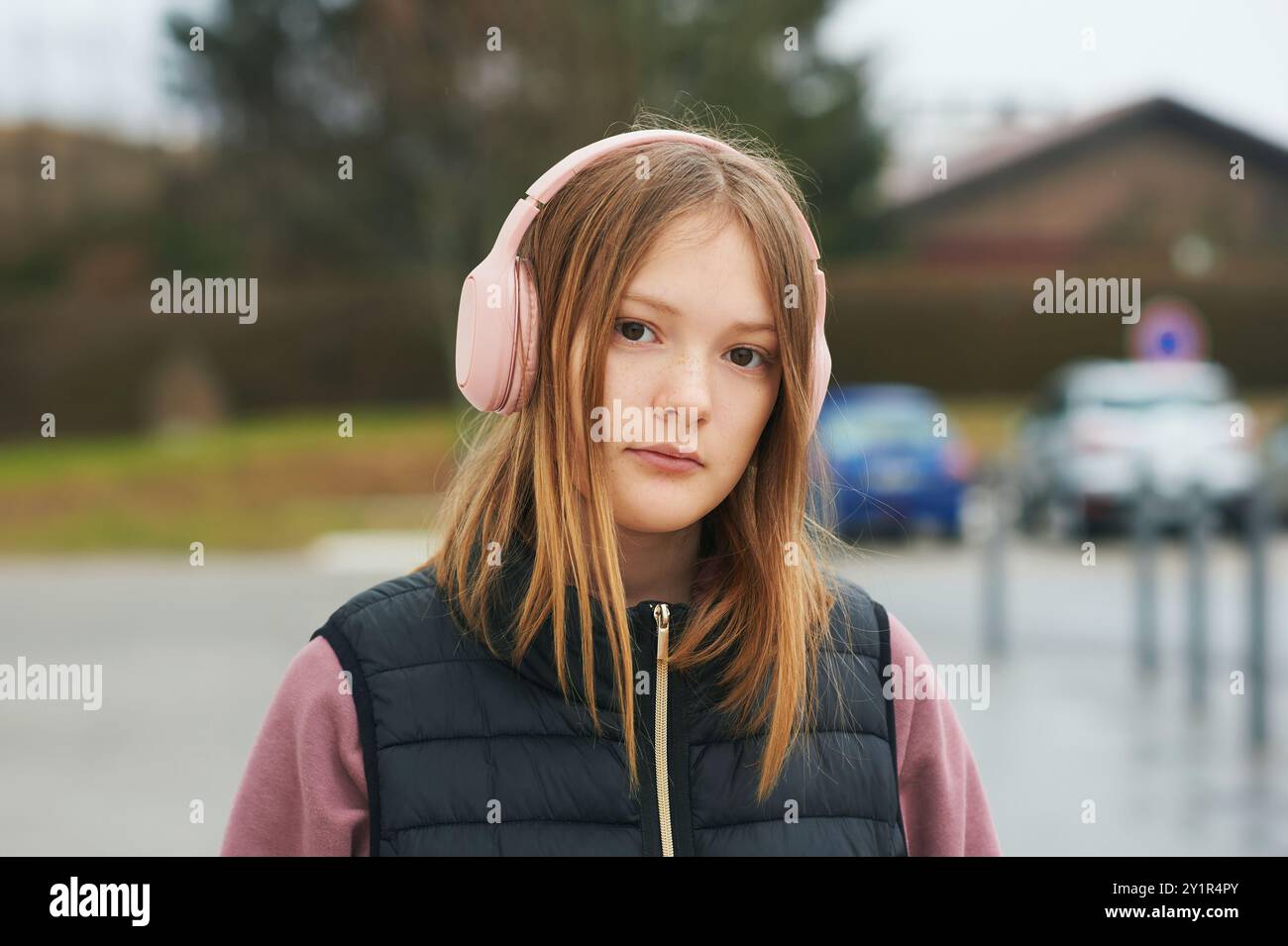 Portrait de jeune fille de 14 ans Banque de photographies et d’images à haute résolution - Alamy