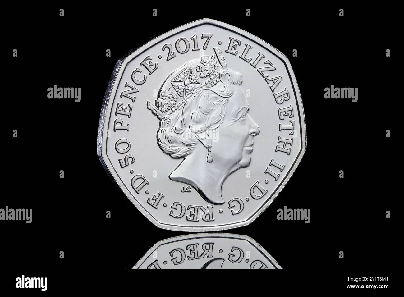 La face avers d'une pièce Peter Rabbit 50p. Ceci est le 5ème portrait ...