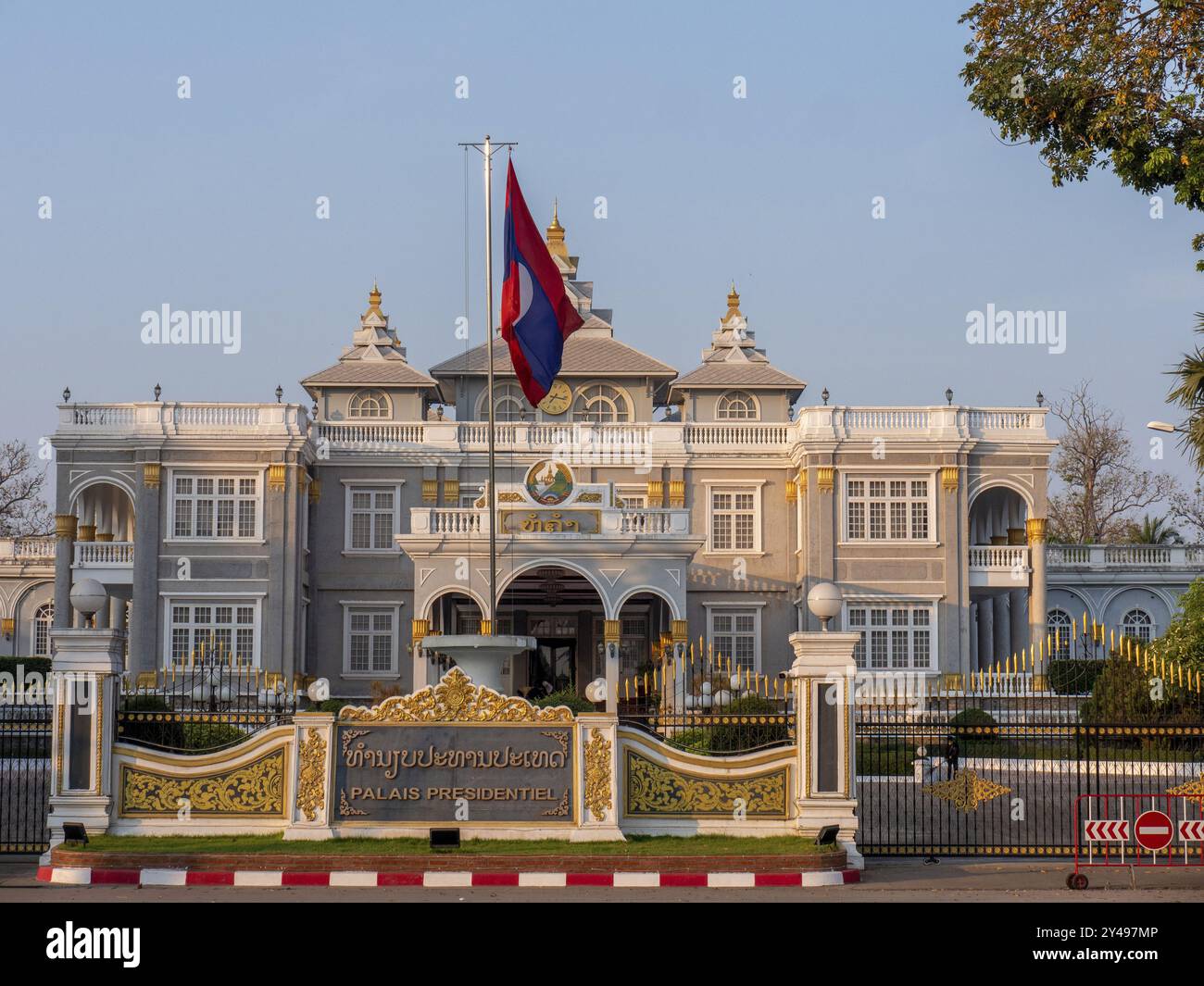 Palais présidentiel vientiane Banque de photographies et d’images à ...