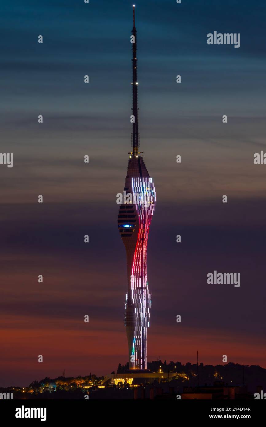 Kucuk camlica tv radyo kulesi Banque de photographies et d’images à ...