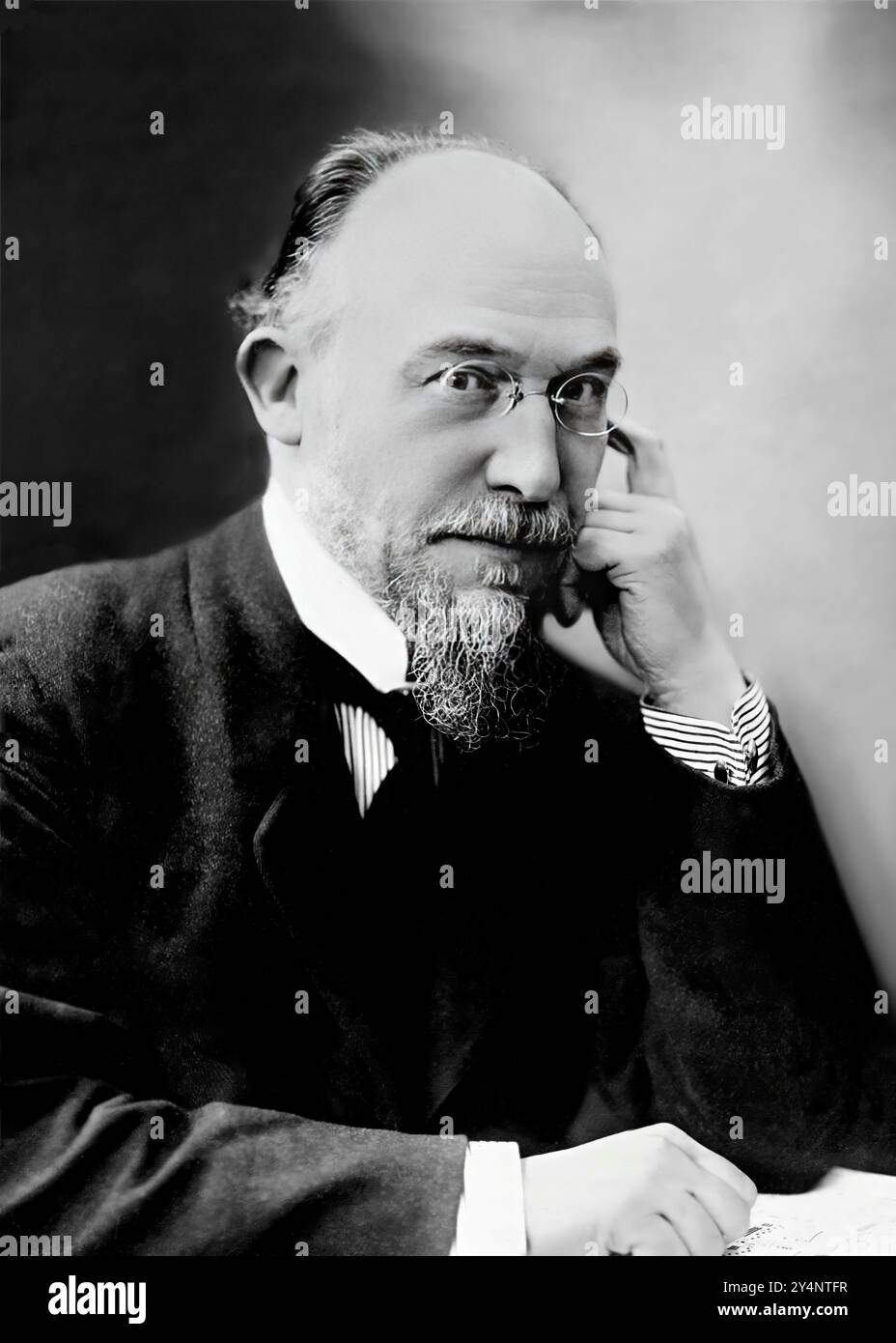 Compositeur erik satie Banque de photographies et d’images à haute ...