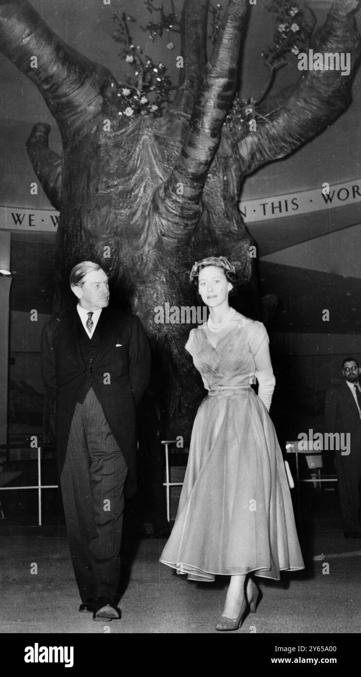 Princesse Margaret à l'exposition Rhodes en Afrique . La princesse ...