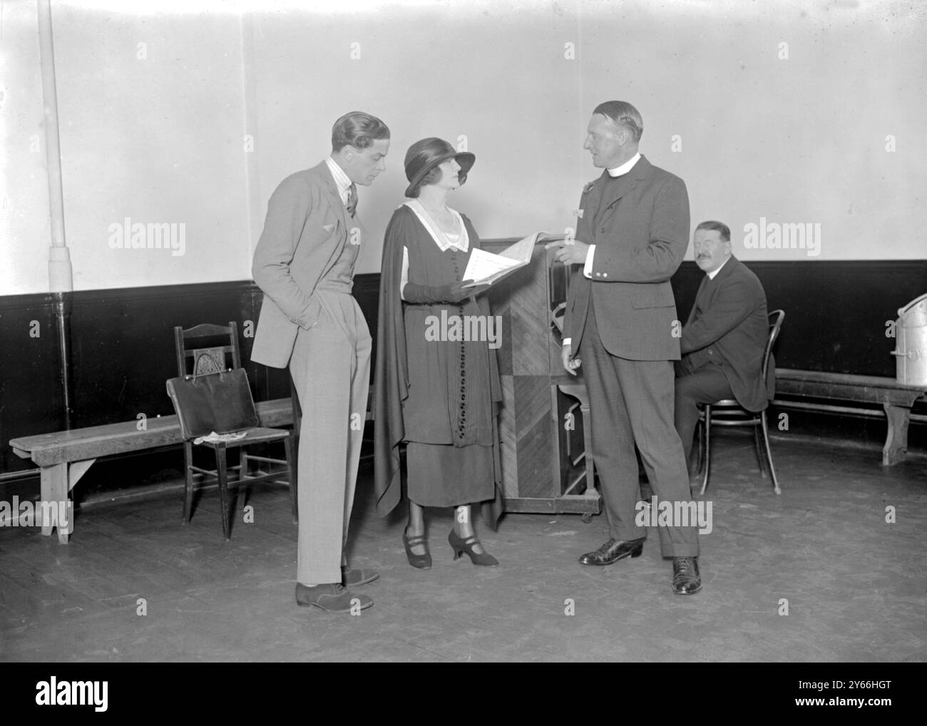 Pour danser à nouveau à Daly Miss Lily Elsis répétant avec M. Jack ...