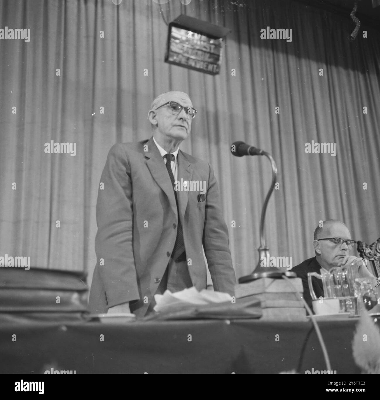 Alfred roberts Banque d'images noir et blanc - Alamy