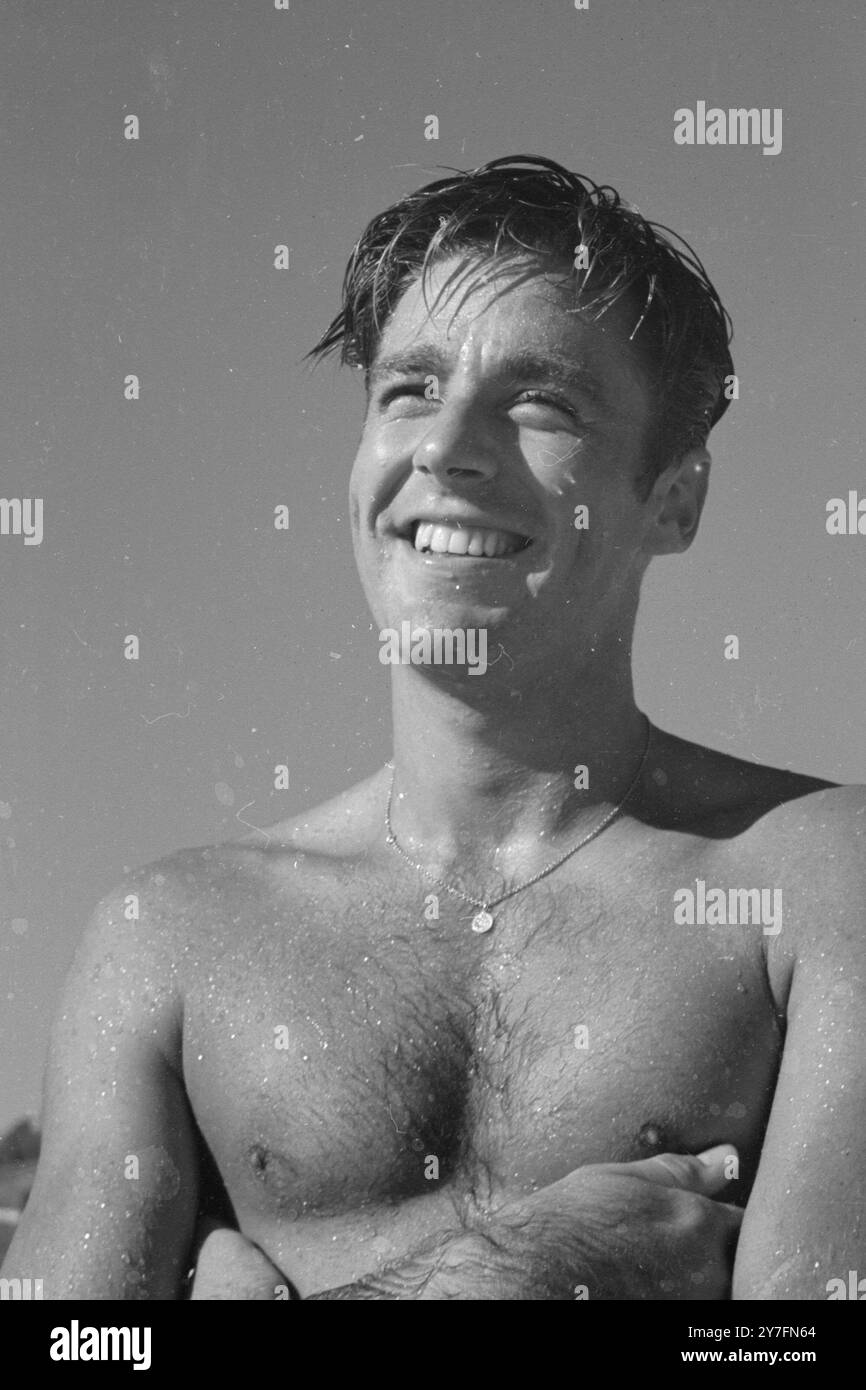 Peter Lawford, plage de Santa Monica. Vers 1945. Peter Lawford ...