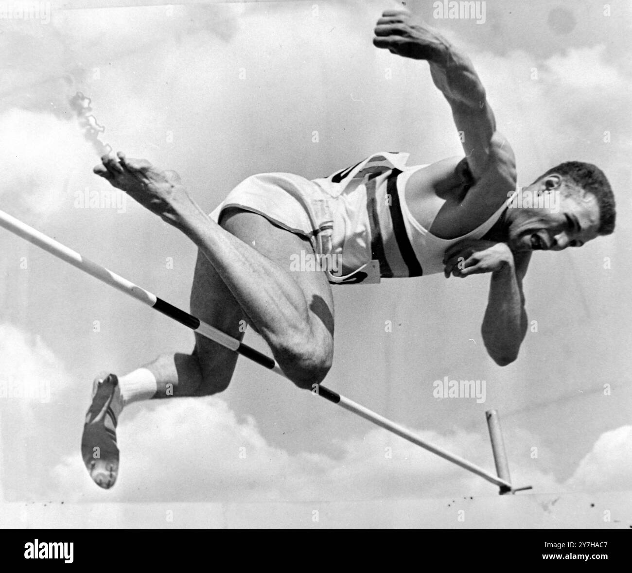 ATHLÉTISME YVES THEISSEN EN SAUT EN HAUTEUR À ZURICH ; 15 JUILLET 1964 ...