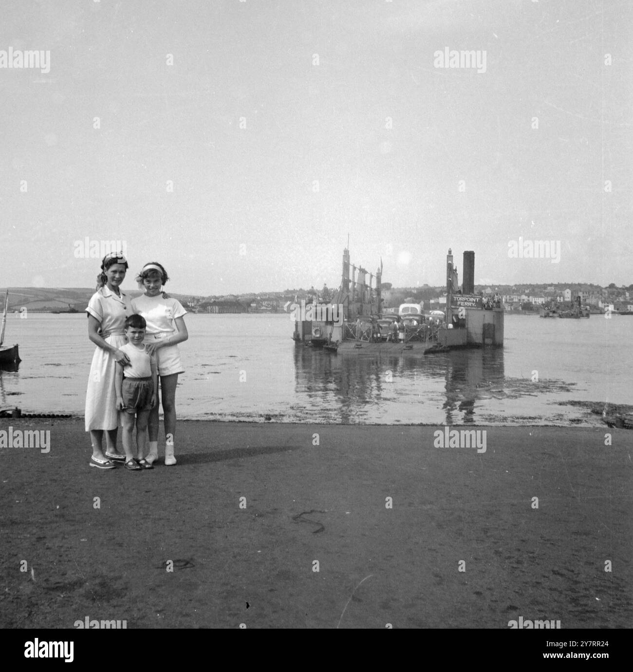 Torpoint ferry Banque de photographies et d’images à haute résolution ...