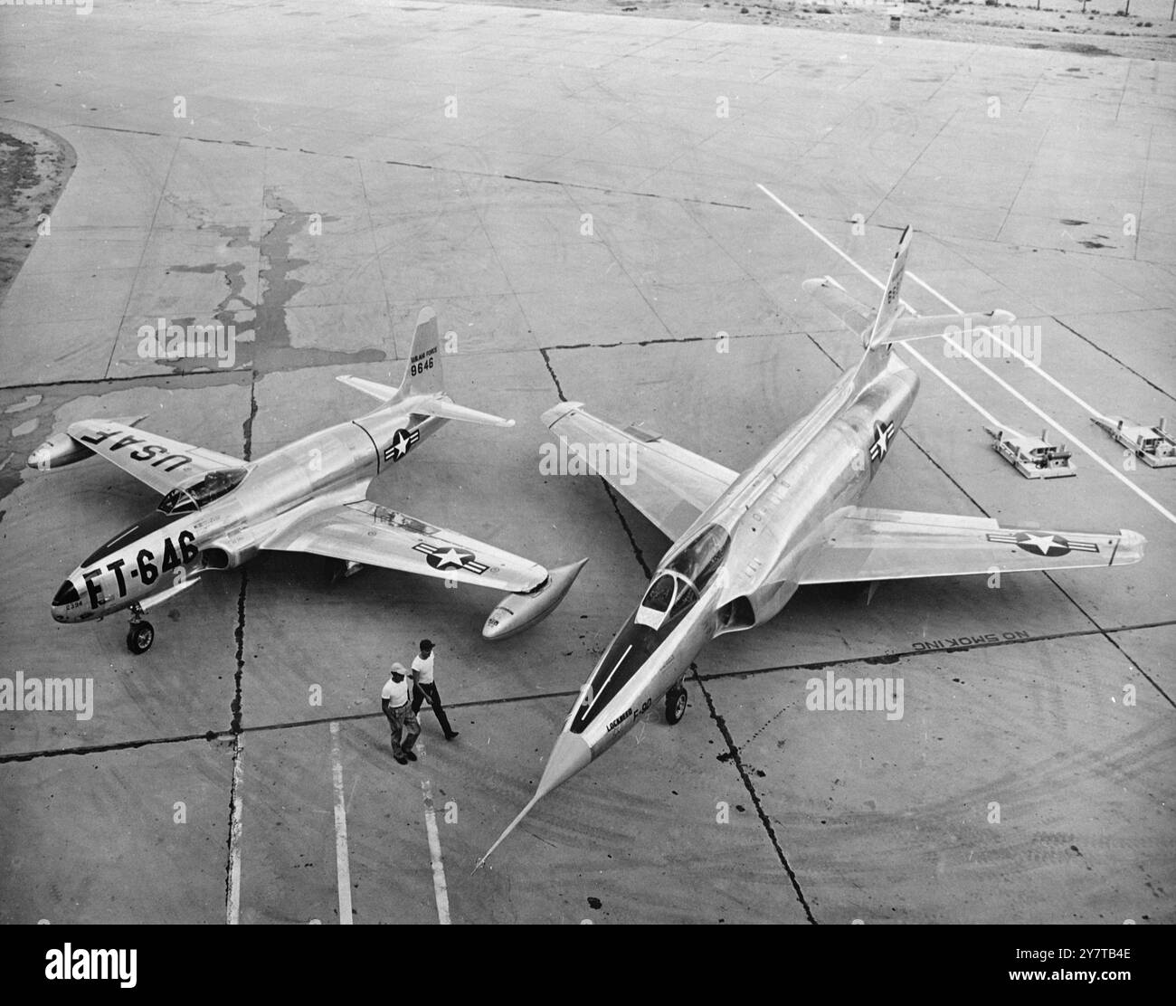 JET À NEZ POINTÉ 2 mai 1950 qui subit actuellement un programme d ...