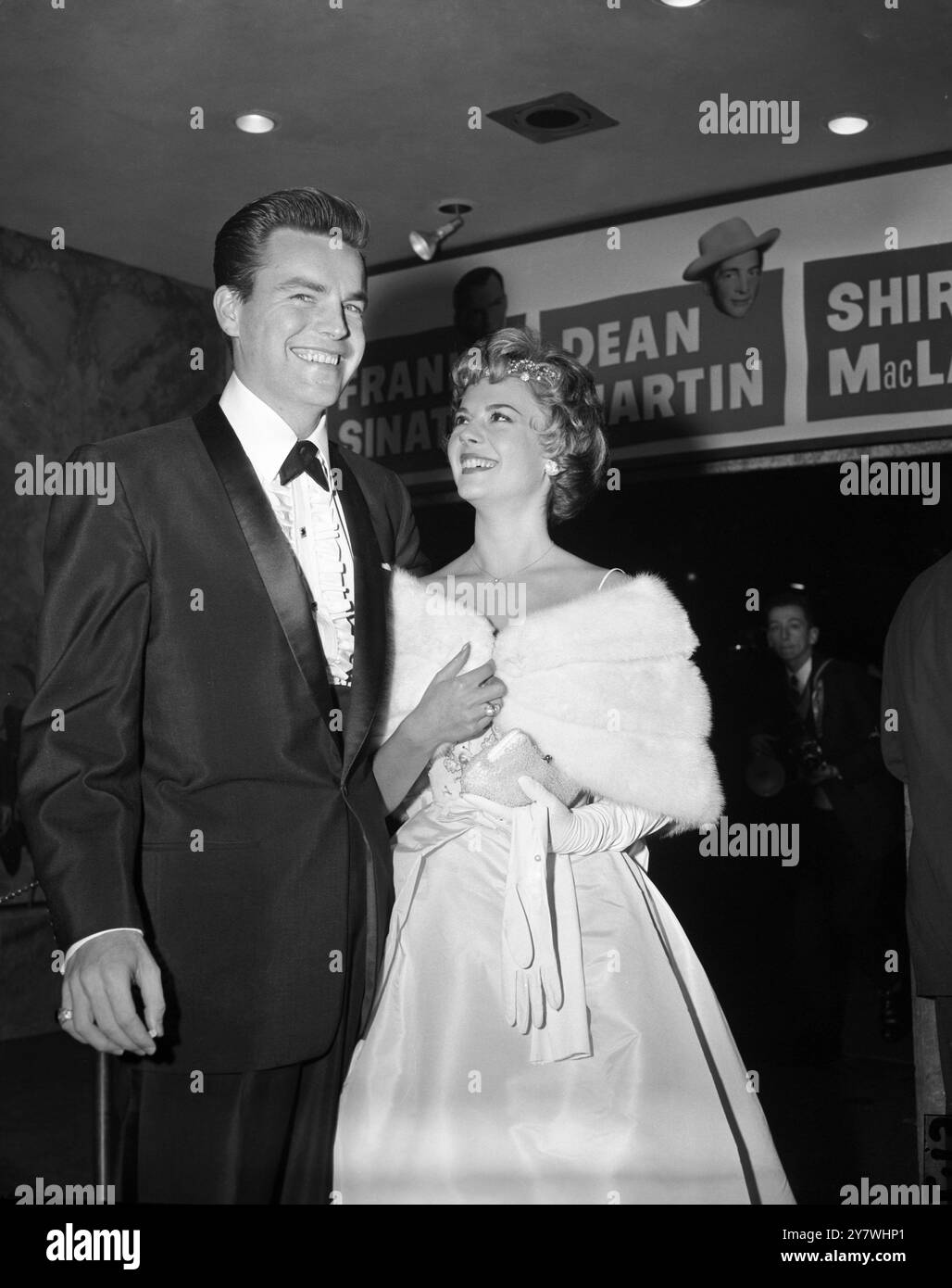 L'acteur Robert Wagner et son épouse, l'actrice Natalie Wood, vus lors ...
