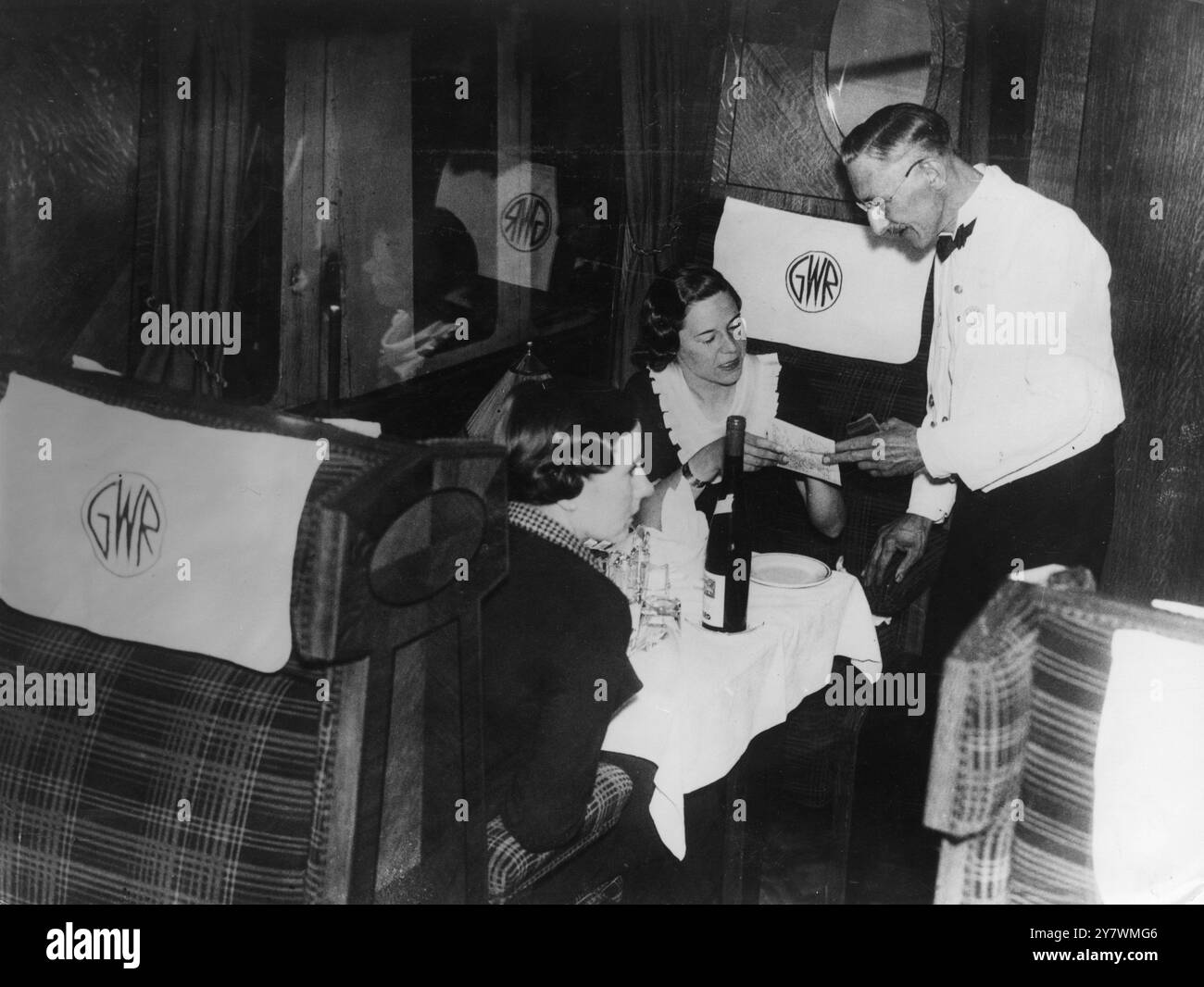 Gwr train Banque d'images noir et blanc - Alamy
