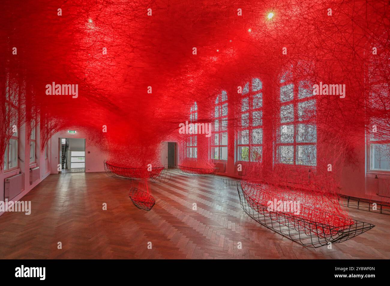 Artiste chiharu shiota Banque de photographies et d’images à haute ...