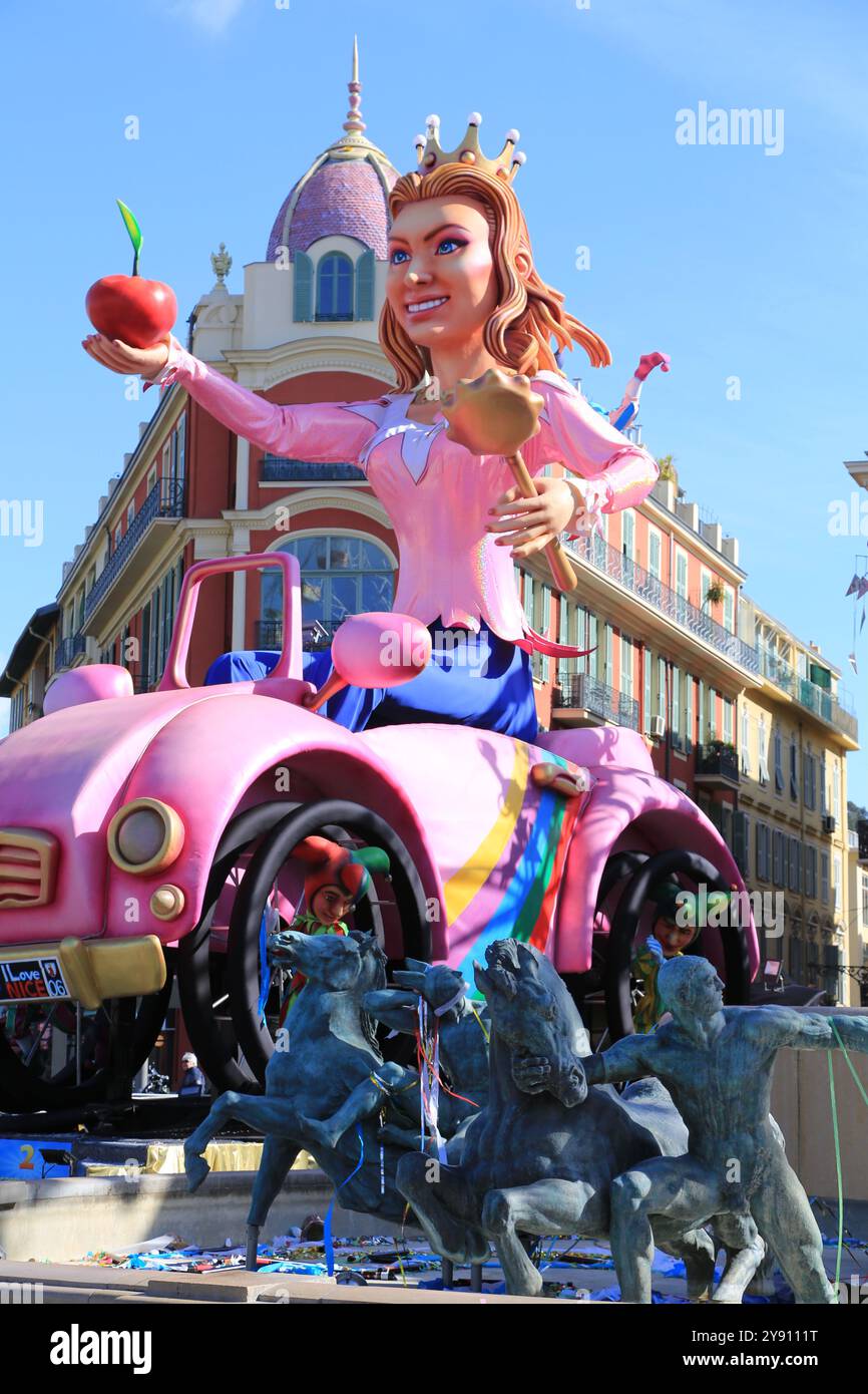 Grandes têtes et chars du Carnaval de Nice, le plus grand carnaval de ...
