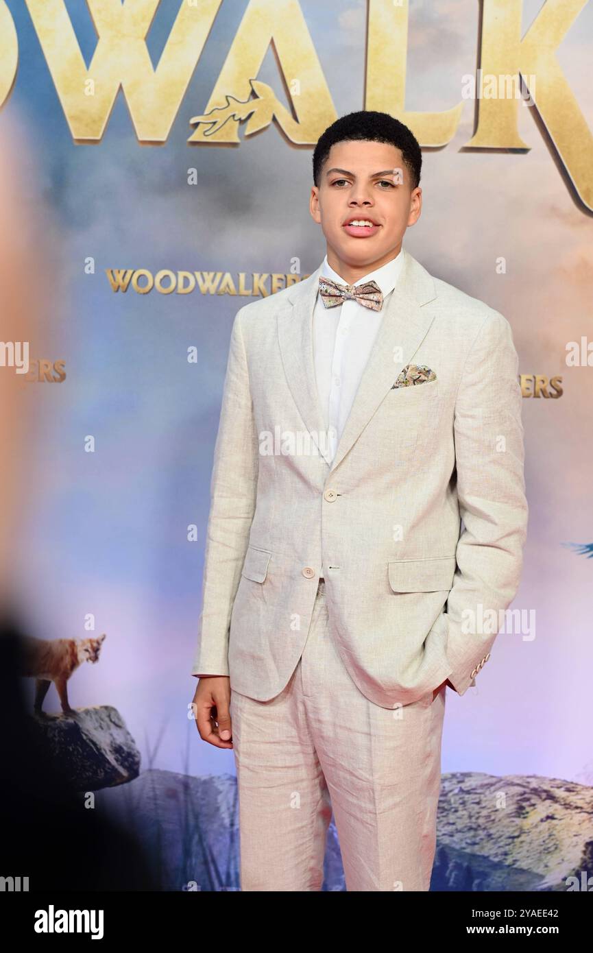 Schauspieler Johan von Ehrlich kommt zur Premiere des Fantasyfilm Woodwalkers der am 24.10.2024 ...