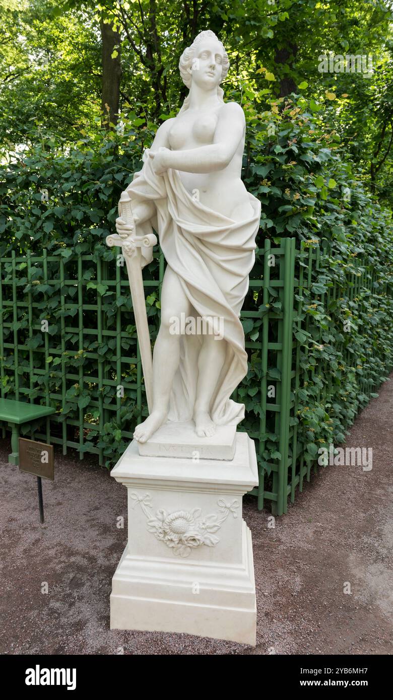 Themis justice épée dessin Banque de photographies et d’images à haute ...