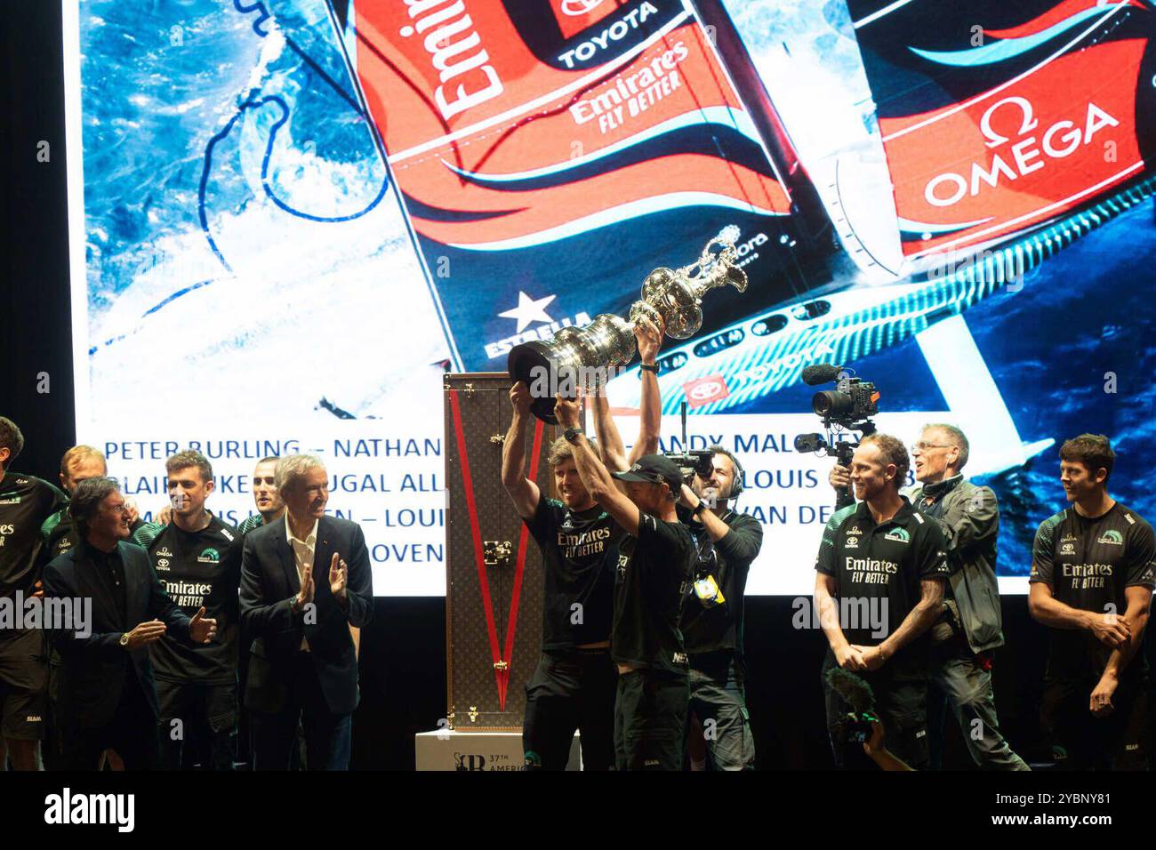 Les vainqueurs de l'America's Cup, Emirates Team New Zealand, reçoivent ...