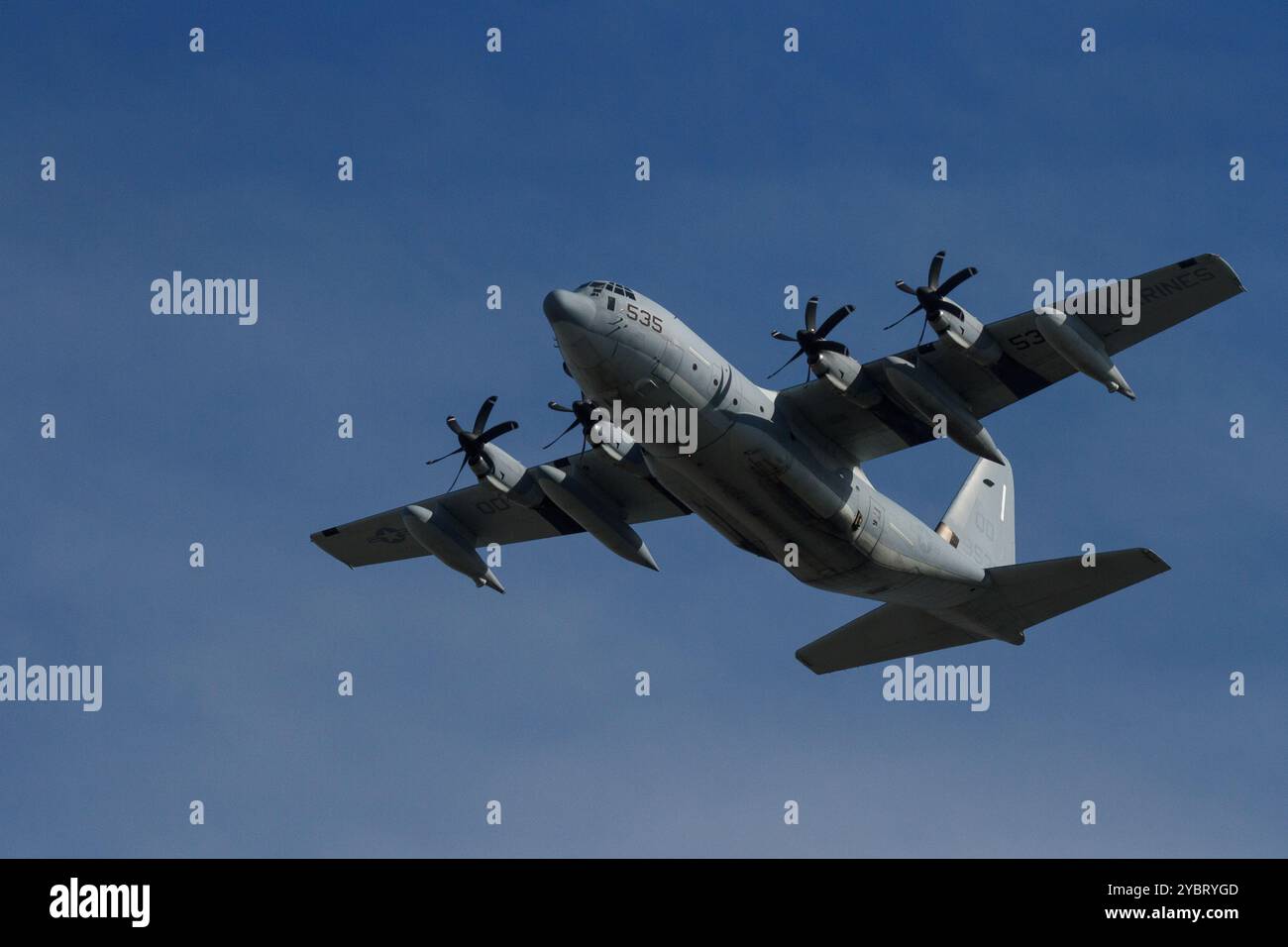 Kc130j hercules Banque de photographies et d’images à haute résolution ...