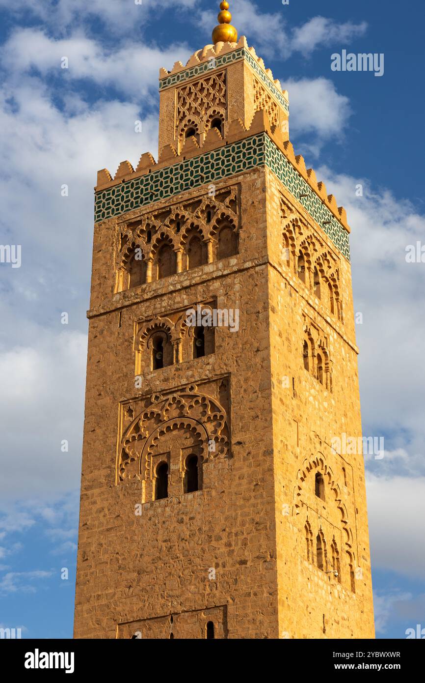 Le minaret de la mosquée Koutoubia à Marrakech, au Maroc, est la ...