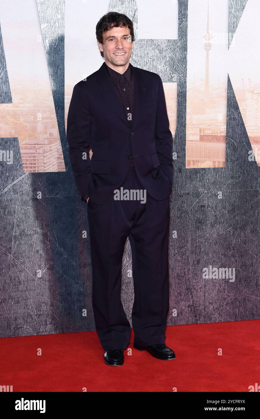 Nick Blood BEI der Premiere der Miniserie le jour du Jackal in der ...