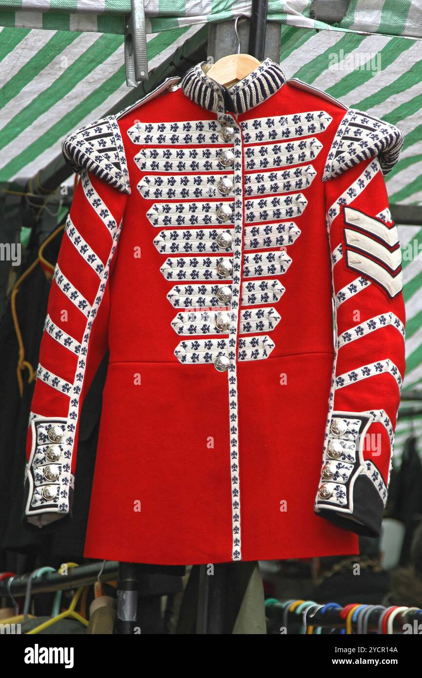 Uniforme militaire de cérémonie Banque de photographies et d’images à ...