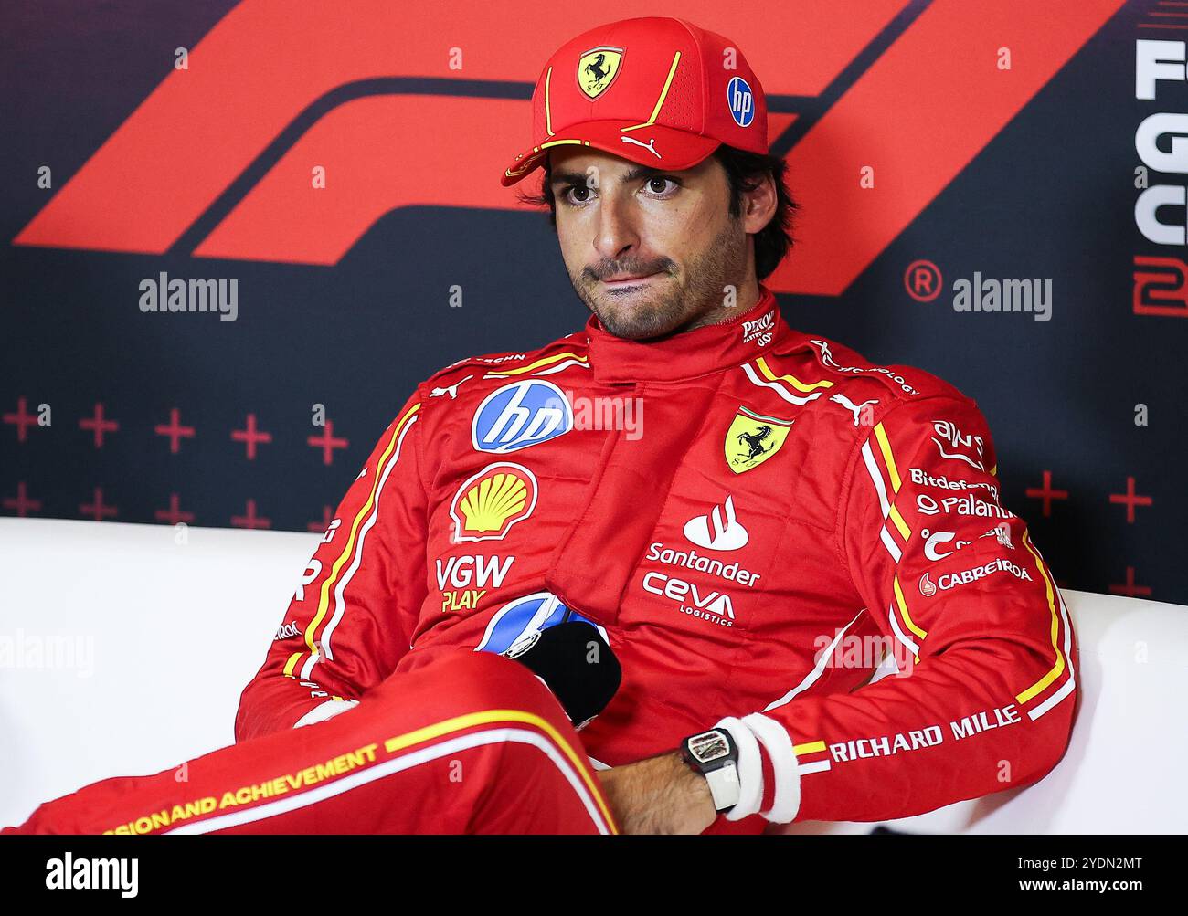 SAINZ Carlos (spa), Scuderia Ferrari SF-24, portrait lors du Gran Premio de la Ciudad de Mexico ...